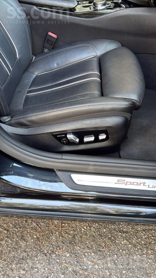 Black BMW 520 2017 in Riga, with an engine capacity of 2.00 L and mileage of 160 thousand km for 20000 €, photo 9 on AUTOMOTO.COM.LV