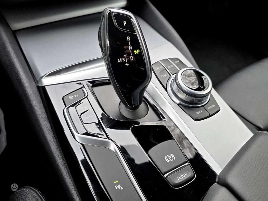 Melns BMW 520 2017 Tauragė, ar dzinēja tilpumu 2.00 L un nobraukumu 190 tūkst. km par 17000 €, foto 30 vietnē AUTOMOTO.COM.LV