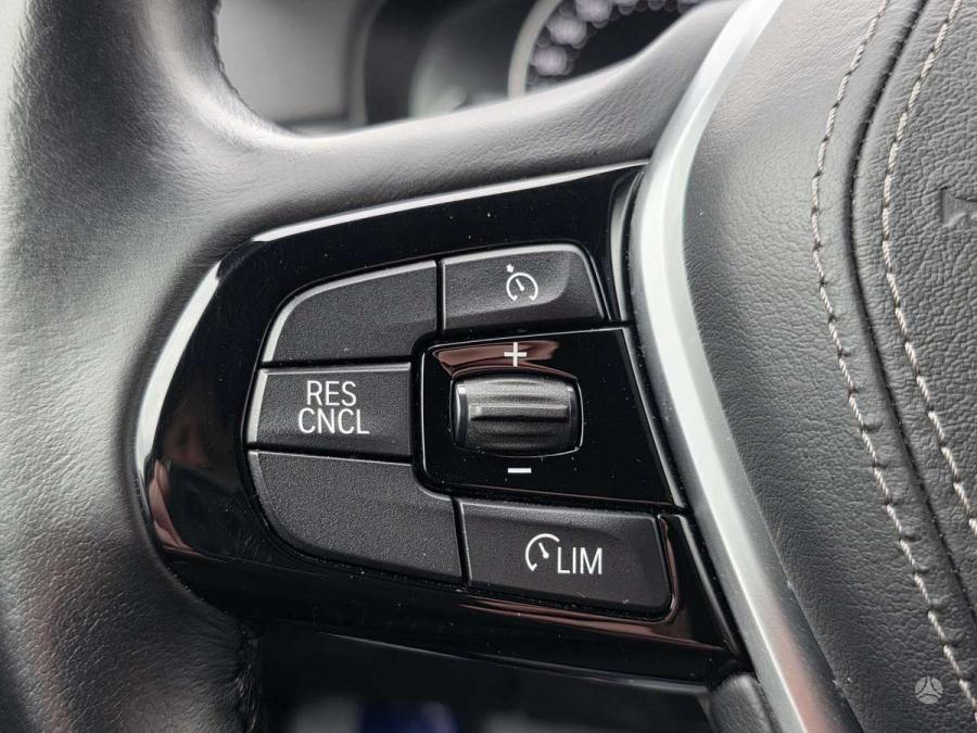Melns BMW 520 2017 Tauragė, ar dzinēja tilpumu 2.00 L un nobraukumu 190 tūkst. km par 17000 €, foto 32 vietnē AUTOMOTO.COM.LV