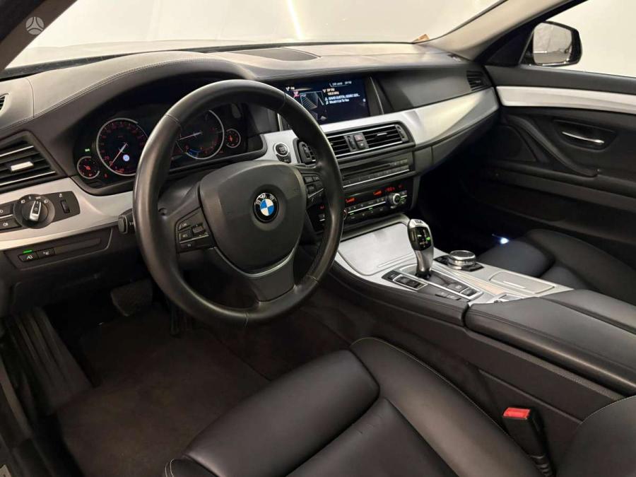 Melns BMW 520 2017 Marijampole, ar dzinēja tilpumu 2.00 L un nobraukumu 253 tūkst. km par 13950 €, foto 3 vietnē AUTOMOTO.COM.LV