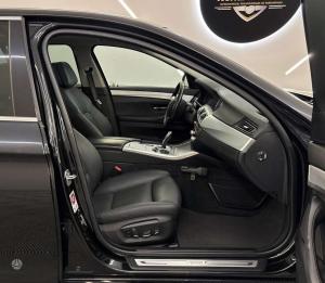 Melns BMW 520 2017 Marijampole, ar dzinēja tilpumu 2.00 L un nobraukumu 253 tūkst. km par 13950 €, foto 14 vietnē AUTOMOTO.COM.LV