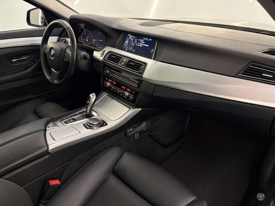 Melns BMW 520 2017 Marijampole, ar dzinēja tilpumu 2.00 L un nobraukumu 253 tūkst. km par 13950 €, foto 22 vietnē AUTOMOTO.COM.LV