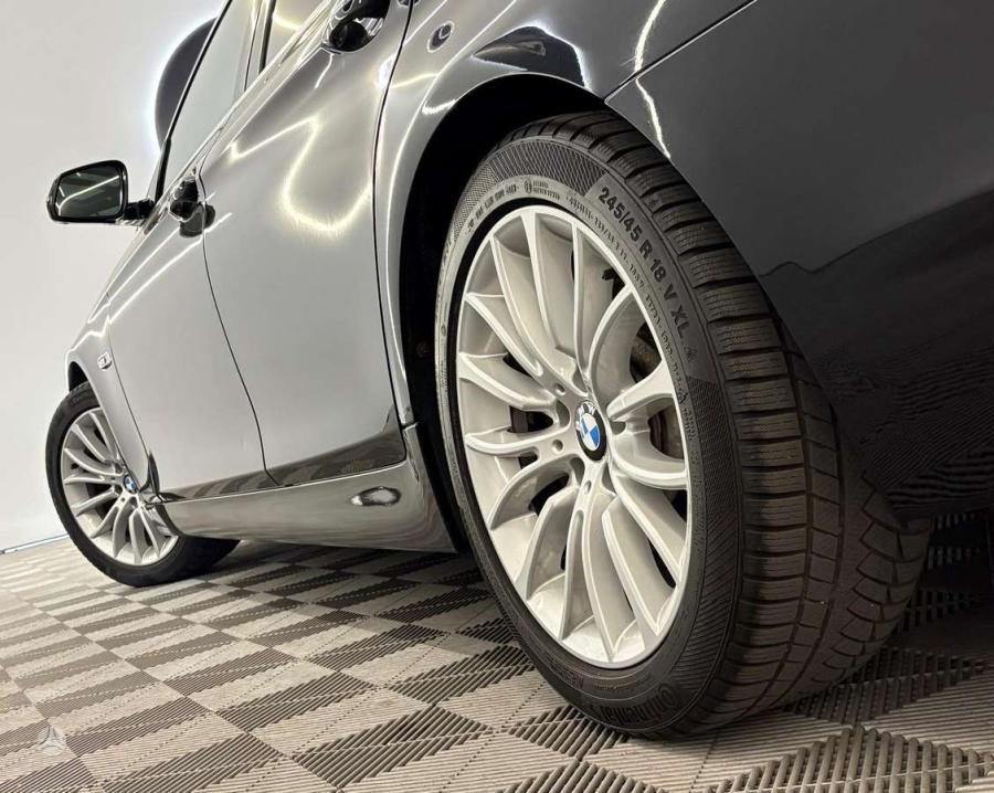 Melns BMW 520 2017 Marijampole, ar dzinēja tilpumu 2.00 L un nobraukumu 253 tūkst. km par 13950 €, foto 28 vietnē AUTOMOTO.COM.LV