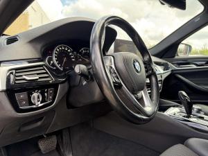 Black BMW 520 2017 in Vilnius, with an engine capacity of 2.00 L and mileage of 199 thousand km for 16899 €, photo 7 on AUTOMOTO.COM.LV