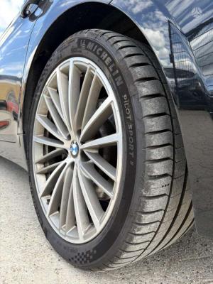 Black BMW 520 2017 in Vilnius, with an engine capacity of 2.00 L and mileage of 199 thousand km for 16899 €, photo 12 on AUTOMOTO.COM.LV
