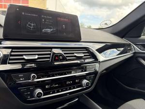 Black BMW 520 2017 in Vilnius, with an engine capacity of 2.00 L and mileage of 199 thousand km for 16899 €, photo 21 on AUTOMOTO.COM.LV