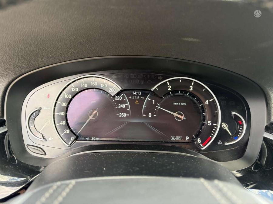 Black BMW 520 2017 in Vilnius, with an engine capacity of 2.00 L and mileage of 199 thousand km for 16899 €, photo 23 on AUTOMOTO.COM.LV