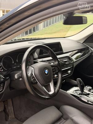 Black BMW 520 2017 in Vilnius, with an engine capacity of 2.00 L and mileage of 226 thousand km for 16500 €, photo 15 on AUTOMOTO.COM.LV