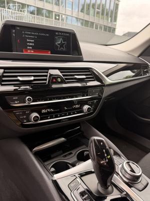 Black BMW 520 2017 in Vilnius, with an engine capacity of 2.00 L and mileage of 226 thousand km for 16500 €, photo 16 on AUTOMOTO.COM.LV