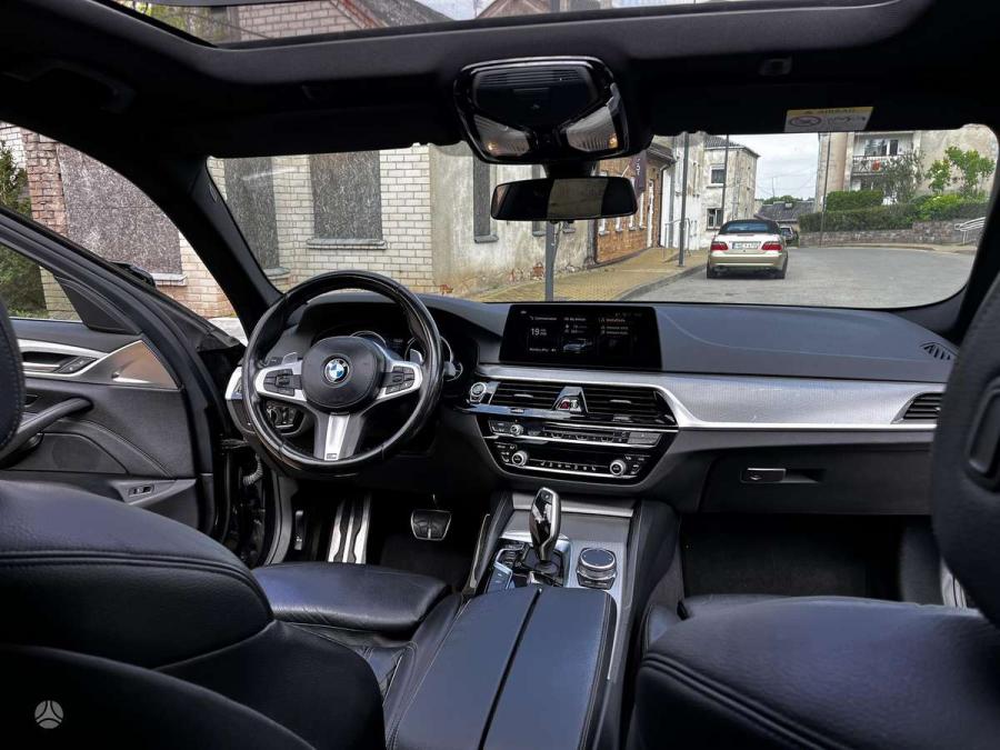 Melns BMW 520 2017 Viļņa, ar dzinēja tilpumu 0.00 L un nobraukumu 325 tūkst. km par 15800 €, foto 14 vietnē AUTOMOTO.COM.LV