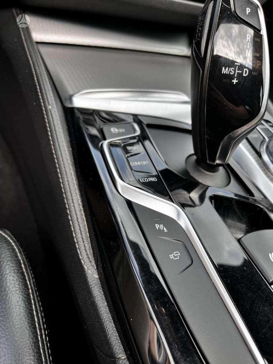 Melns BMW 520 2017 Viļņa, ar dzinēja tilpumu 0.00 L un nobraukumu 325 tūkst. km par 15800 €, foto 18 vietnē AUTOMOTO.COM.LV