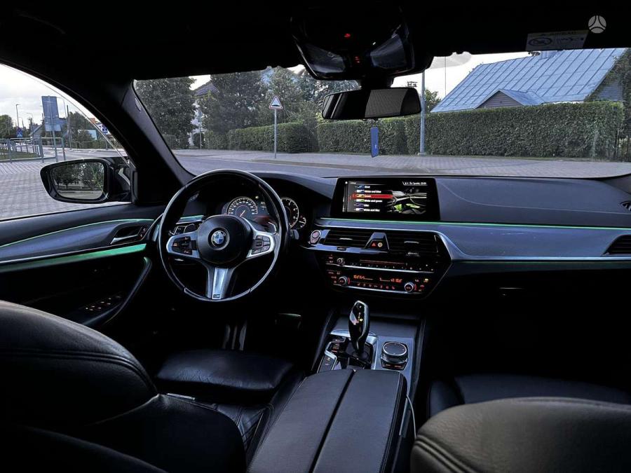 Melns BMW 520 2017 Viļņa, ar dzinēja tilpumu 0.00 L un nobraukumu 325 tūkst. km par 15800 €, foto 25 vietnē AUTOMOTO.COM.LV