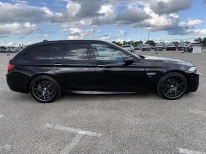 Black BMW 520 2017 in Vilnius, with an engine capacity of 2.00 L and mileage of 360 thousand km for 11499 €, photo 5 on AUTOMOTO.COM.LV