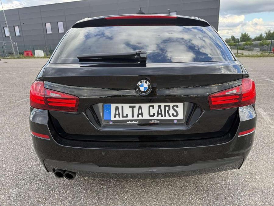 Black BMW 520 2017 in Vilnius, with an engine capacity of 2.00 L and mileage of 360 thousand km for 11499 €, photo 7 on AUTOMOTO.COM.LV