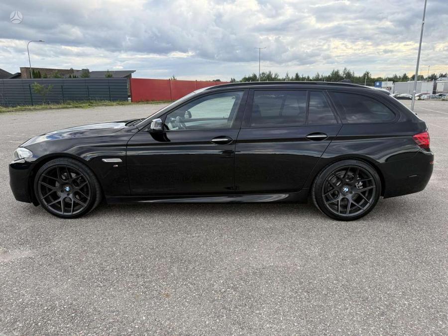 Black BMW 520 2017 in Vilnius, with an engine capacity of 2.00 L and mileage of 360 thousand km for 11499 €, photo 9 on AUTOMOTO.COM.LV