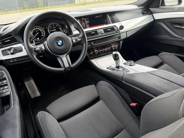 Black BMW 520 2017 in Vilnius, with an engine capacity of 2.00 L and mileage of 360 thousand km for 11499 €, photo 10 on AUTOMOTO.COM.LV