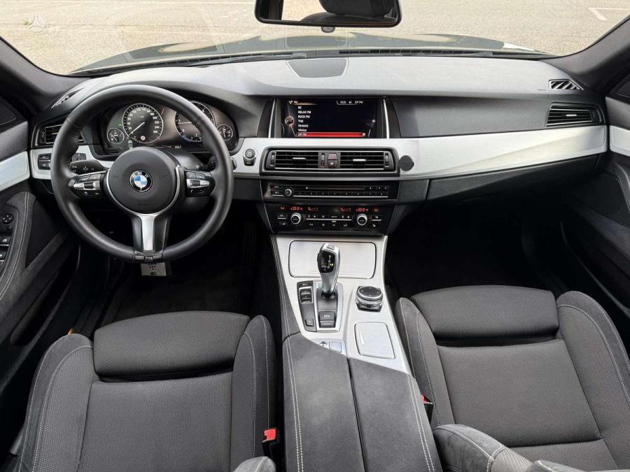 Black BMW 520 2017 in Vilnius, with an engine capacity of 2.00 L and mileage of 360 thousand km for 11499 €, photo 12 on AUTOMOTO.COM.LV