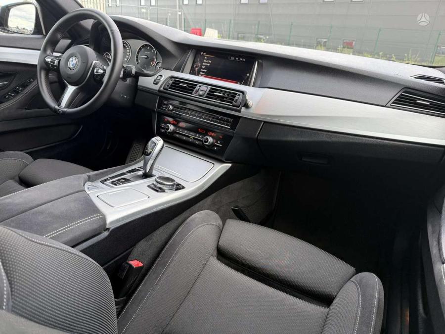Black BMW 520 2017 in Vilnius, with an engine capacity of 2.00 L and mileage of 360 thousand km for 11499 €, photo 13 on AUTOMOTO.COM.LV