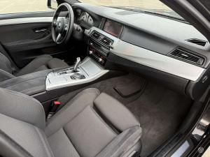 Black BMW 520 2017 in Vilnius, with an engine capacity of 2.00 L and mileage of 360 thousand km for 11499 €, photo 14 on AUTOMOTO.COM.LV