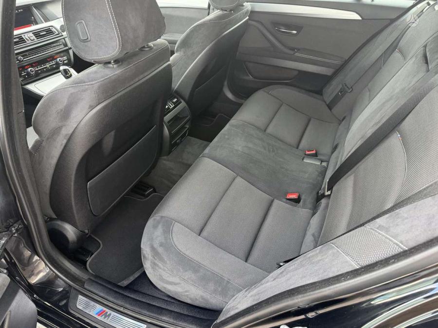 Black BMW 520 2017 in Vilnius, with an engine capacity of 2.00 L and mileage of 360 thousand km for 11499 €, photo 15 on AUTOMOTO.COM.LV