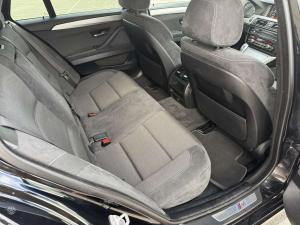 Black BMW 520 2017 in Vilnius, with an engine capacity of 2.00 L and mileage of 360 thousand km for 11499 €, photo 16 on AUTOMOTO.COM.LV