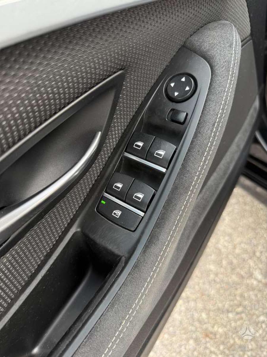 Black BMW 520 2017 in Vilnius, with an engine capacity of 2.00 L and mileage of 360 thousand km for 11499 €, photo 20 on AUTOMOTO.COM.LV
