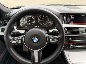 Black BMW 520 2017 in Vilnius, with an engine capacity of 2.00 L and mileage of 360 thousand km for 11499 €, photo 26 on AUTOMOTO.COM.LV