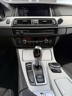 Black BMW 520 2017 in Vilnius, with an engine capacity of 2.00 L and mileage of 360 thousand km for 11499 €, photo 27 on AUTOMOTO.COM.LV