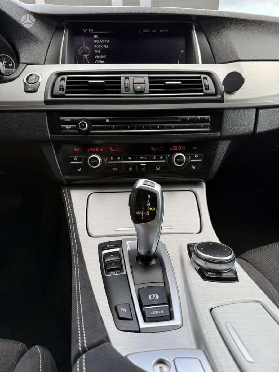Black BMW 520 2017 in Vilnius, with an engine capacity of 2.00 L and mileage of 360 thousand km for 11499 €, photo 27 on AUTOMOTO.COM.LV