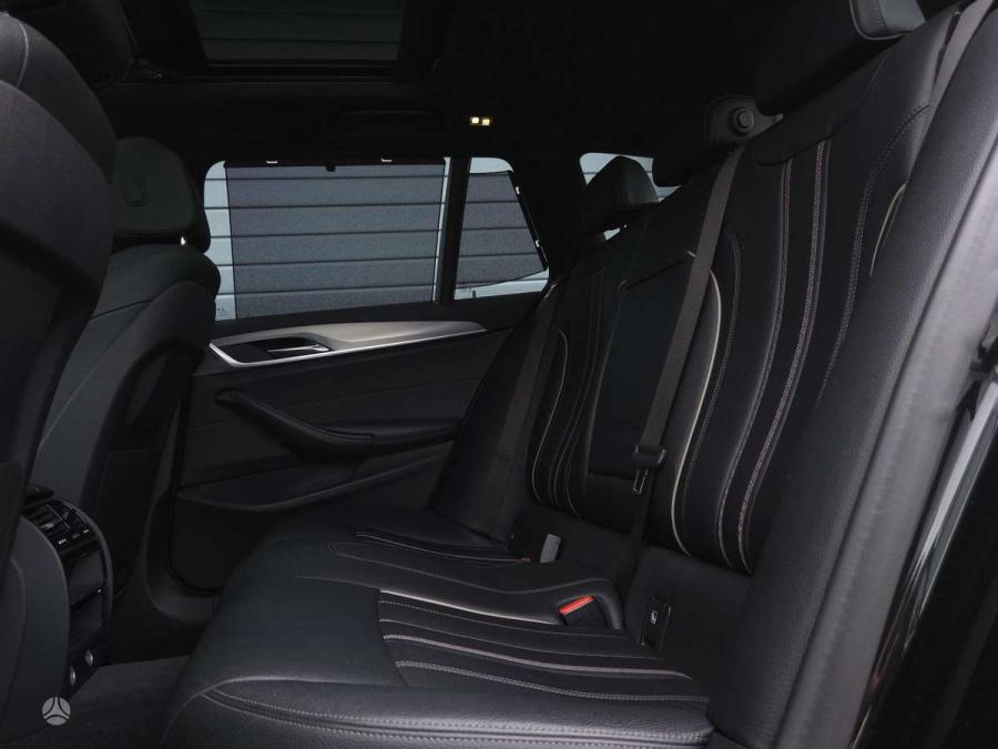 Black BMW 520 2017 in Kaunas, with an engine capacity of 2.00 L and mileage of 287 thousand km for 16950 €, photo 16 on AUTOMOTO.COM.LV