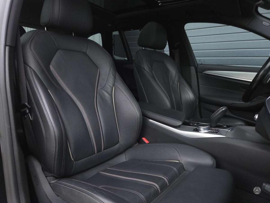 Black BMW 520 2017 in Kaunas, with an engine capacity of 2.00 L and mileage of 287 thousand km for 16950 €, photo 17 on AUTOMOTO.COM.LV