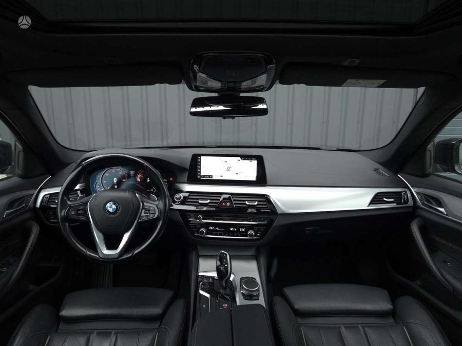 Black BMW 520 2017 in Kaunas, with an engine capacity of 2.00 L and mileage of 287 thousand km for 16950 €, photo 21 on AUTOMOTO.COM.LV