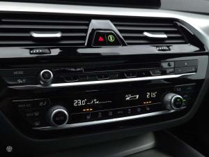 Black BMW 520 2017 in Kaunas, with an engine capacity of 2.00 L and mileage of 287 thousand km for 16950 €, photo 25 on AUTOMOTO.COM.LV