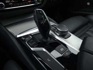 Black BMW 520 2017 in Kaunas, with an engine capacity of 2.00 L and mileage of 287 thousand km for 16950 €, photo 27 on AUTOMOTO.COM.LV