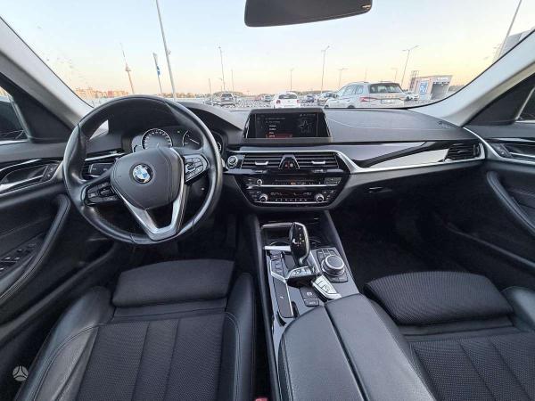 Black BMW 520 2017 in Vilnius, with an engine capacity of 2.00 L and mileage of 226 thousand km for 15500 €, photo 10 on AUTOMOTO.COM.LV