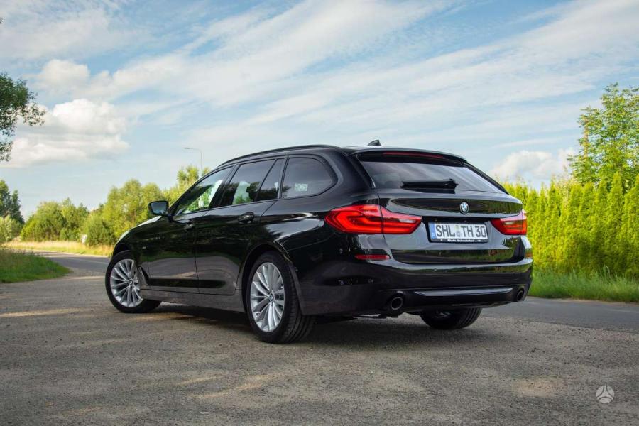 Black BMW 520 2017 in Elektrenai, with an engine capacity of 2.00 L and mileage of 222 thousand km for 17800 €, photo 6 on AUTOMOTO.COM.LV