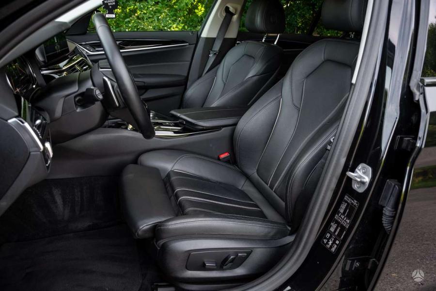Black BMW 520 2017 in Elektrenai, with an engine capacity of 2.00 L and mileage of 222 thousand km for 17800 €, photo 14 on AUTOMOTO.COM.LV
