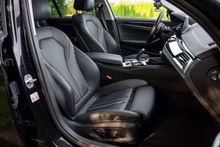 Black BMW 520 2017 in Elektrenai, with an engine capacity of 2.00 L and mileage of 222 thousand km for 17800 €, photo 26 on AUTOMOTO.COM.LV