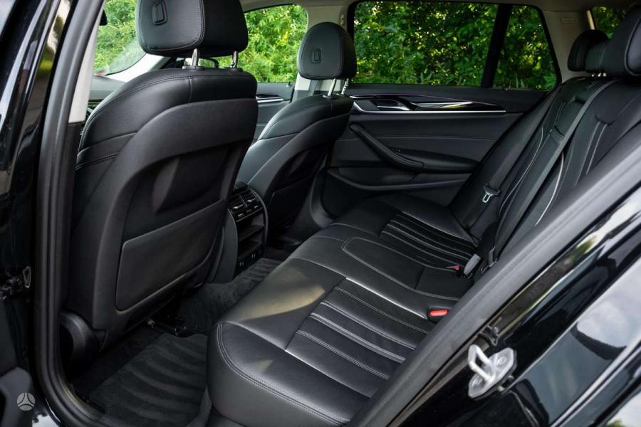 Black BMW 520 2017 in Elektrenai, with an engine capacity of 2.00 L and mileage of 222 thousand km for 17800 €, photo 27 on AUTOMOTO.COM.LV