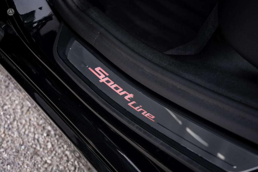Black BMW 520 2017 in Elektrenai, with an engine capacity of 2.00 L and mileage of 222 thousand km for 17800 €, photo 30 on AUTOMOTO.COM.LV