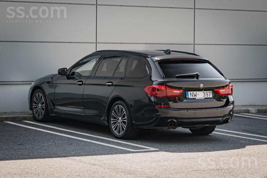 Black BMW 520 2017 in Riga, with an engine capacity of 2.00 L and mileage of 269 thousand km for 14995 €, photo 7 on AUTOMOTO.COM.LV