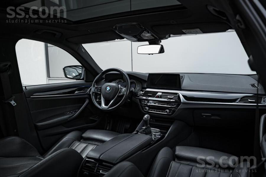 Black BMW 520 2017 in Riga, with an engine capacity of 2.00 L and mileage of 269 thousand km for 14995 €, photo 15 on AUTOMOTO.COM.LV