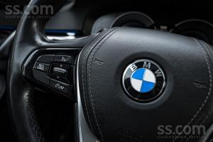 Black BMW 520 2017 in Riga, with an engine capacity of 2.00 L and mileage of 269 thousand km for 14995 €, photo 17 on AUTOMOTO.COM.LV