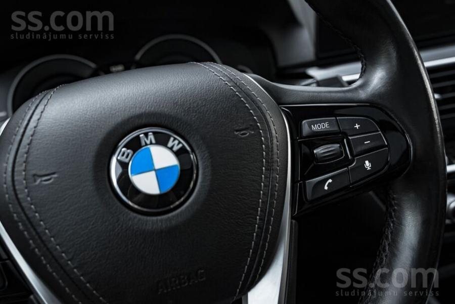Black BMW 520 2017 in Riga, with an engine capacity of 2.00 L and mileage of 269 thousand km for 14995 €, photo 19 on AUTOMOTO.COM.LV