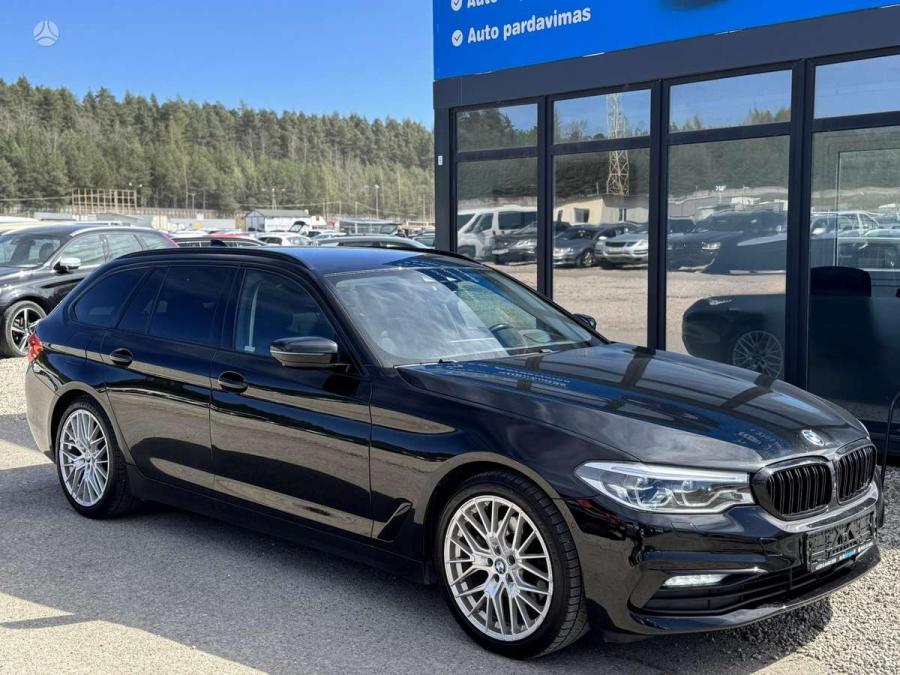 Black BMW 520 2017 in Vilnius, with an engine capacity of 2.00 L and mileage of 207 thousand km for 17500 €, photo 3 on AUTOMOTO.COM.LV