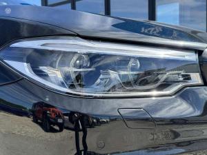 Black BMW 520 2017 in Vilnius, with an engine capacity of 2.00 L and mileage of 207 thousand km for 17500 €, photo 8 on AUTOMOTO.COM.LV