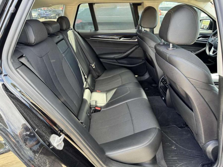 Black BMW 520 2017 in Vilnius, with an engine capacity of 2.00 L and mileage of 207 thousand km for 17500 €, photo 12 on AUTOMOTO.COM.LV