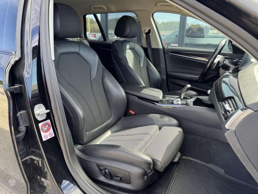 Black BMW 520 2017 in Vilnius, with an engine capacity of 2.00 L and mileage of 207 thousand km for 17500 €, photo 13 on AUTOMOTO.COM.LV