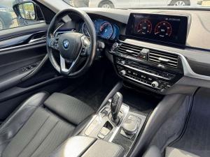 Black BMW 520 2017 in Vilnius, with an engine capacity of 2.00 L and mileage of 207 thousand km for 17500 €, photo 15 on AUTOMOTO.COM.LV