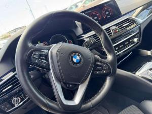 Black BMW 520 2017 in Vilnius, with an engine capacity of 2.00 L and mileage of 207 thousand km for 17500 €, photo 16 on AUTOMOTO.COM.LV